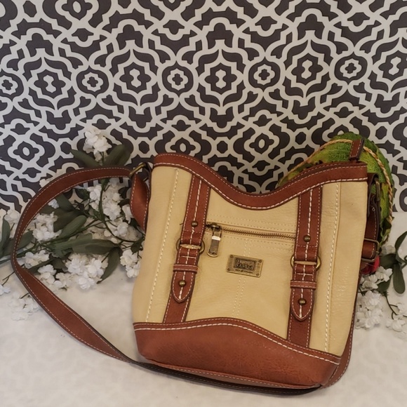 boc | Bags | Boc Purse With 3 Inner And Outer And Mace Holder | Poshmark